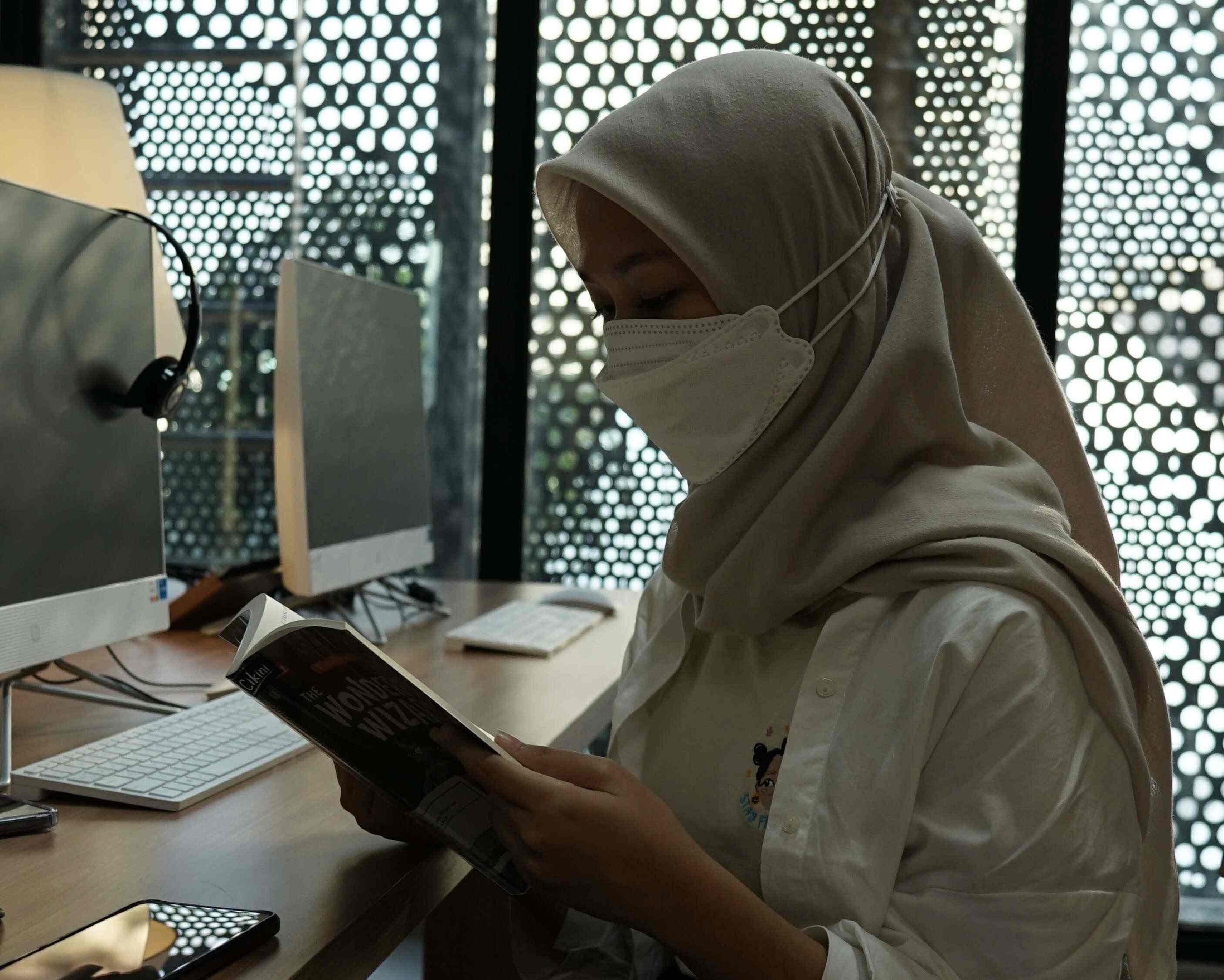 Rekomendasi Buku yang Bisa Kamu Pinjam Lewat JAKI || Jakarta Smart City